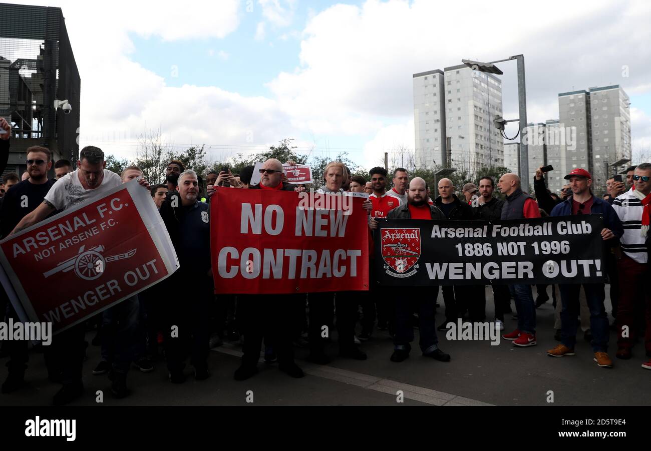 Arsenal fans protest outside the ground Stock Photo - Alamy