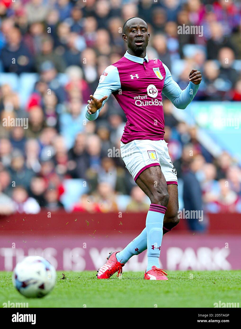 Albert Adomah, Aston Villa Stock Photo - Alamy