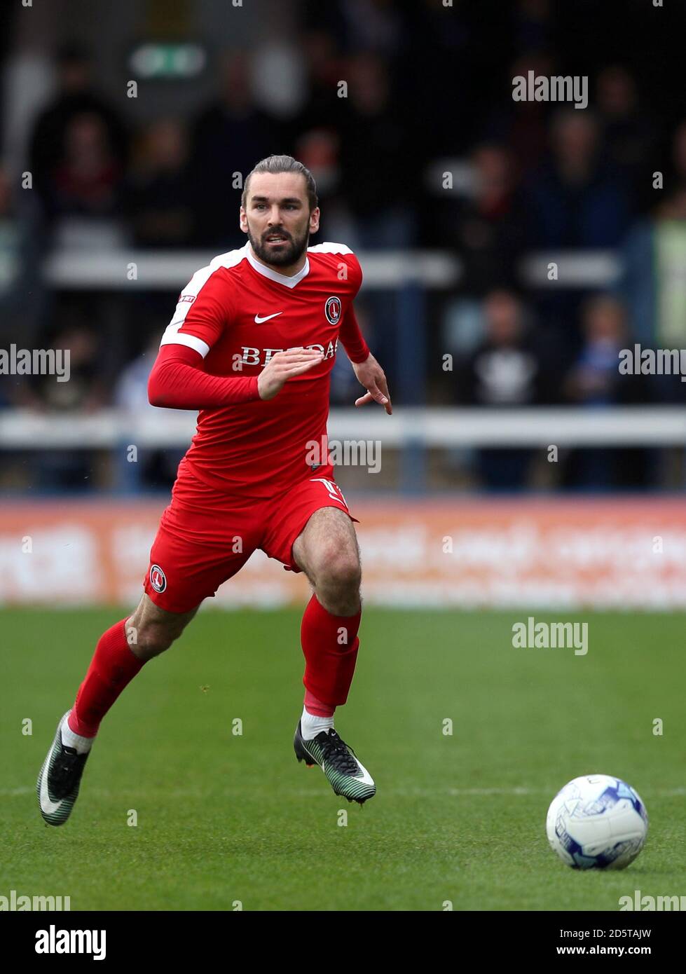 Charlton Athletic's Ricky Holmes Stock Photo - Alamy