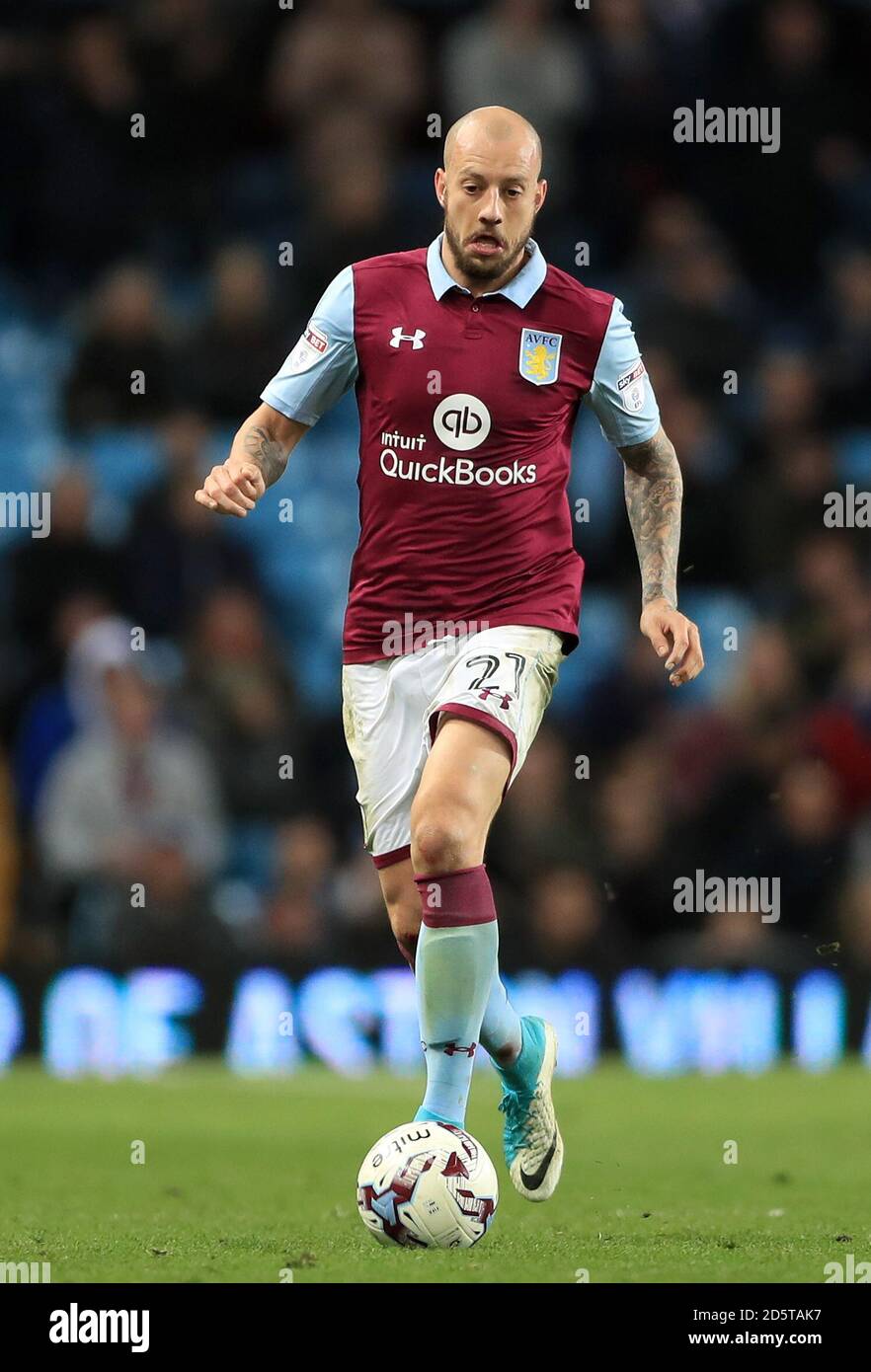 Aston Villa's Alan Hutton Stock Photo - Alamy