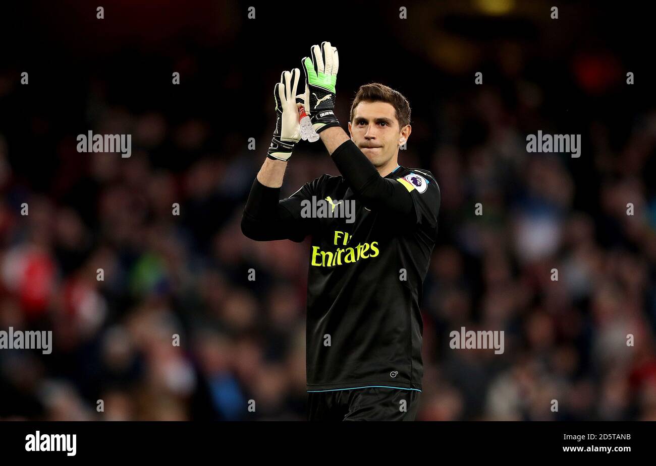 Arsenal goalkeeper Emiliano Martinez Stock Photo - Alamy
