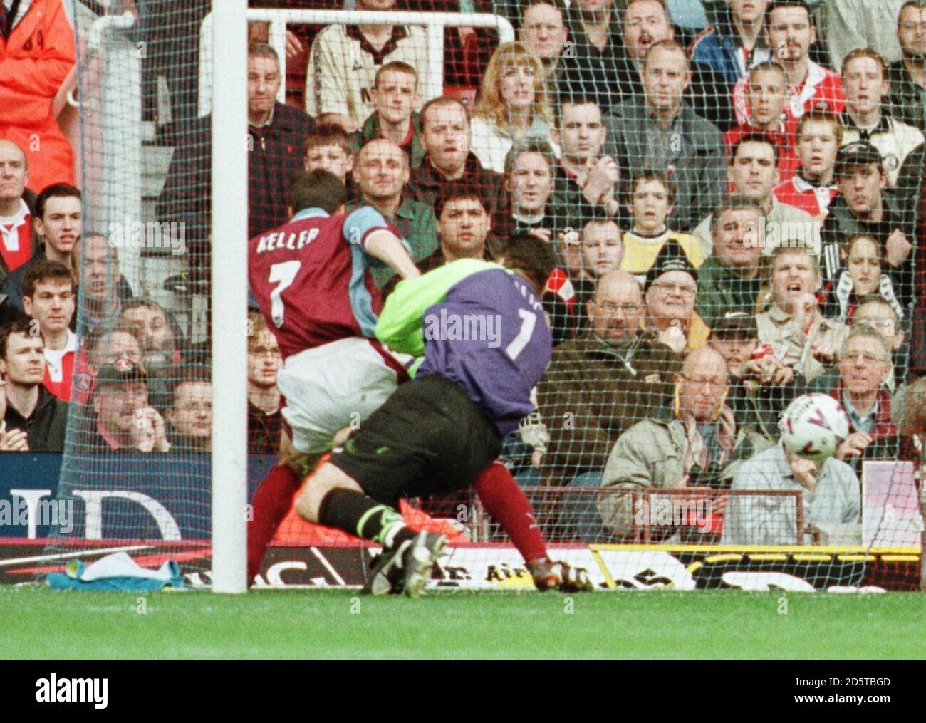 Charlton Athletic's goalkeeper Sasa Ilic and West Ham's Marc Keller ...