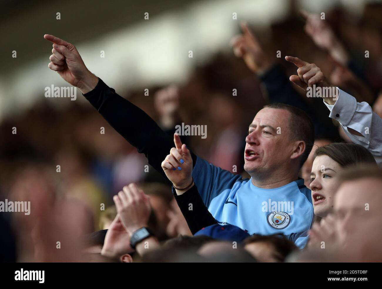Southampton fans show their support hi-res stock photography and images ...
