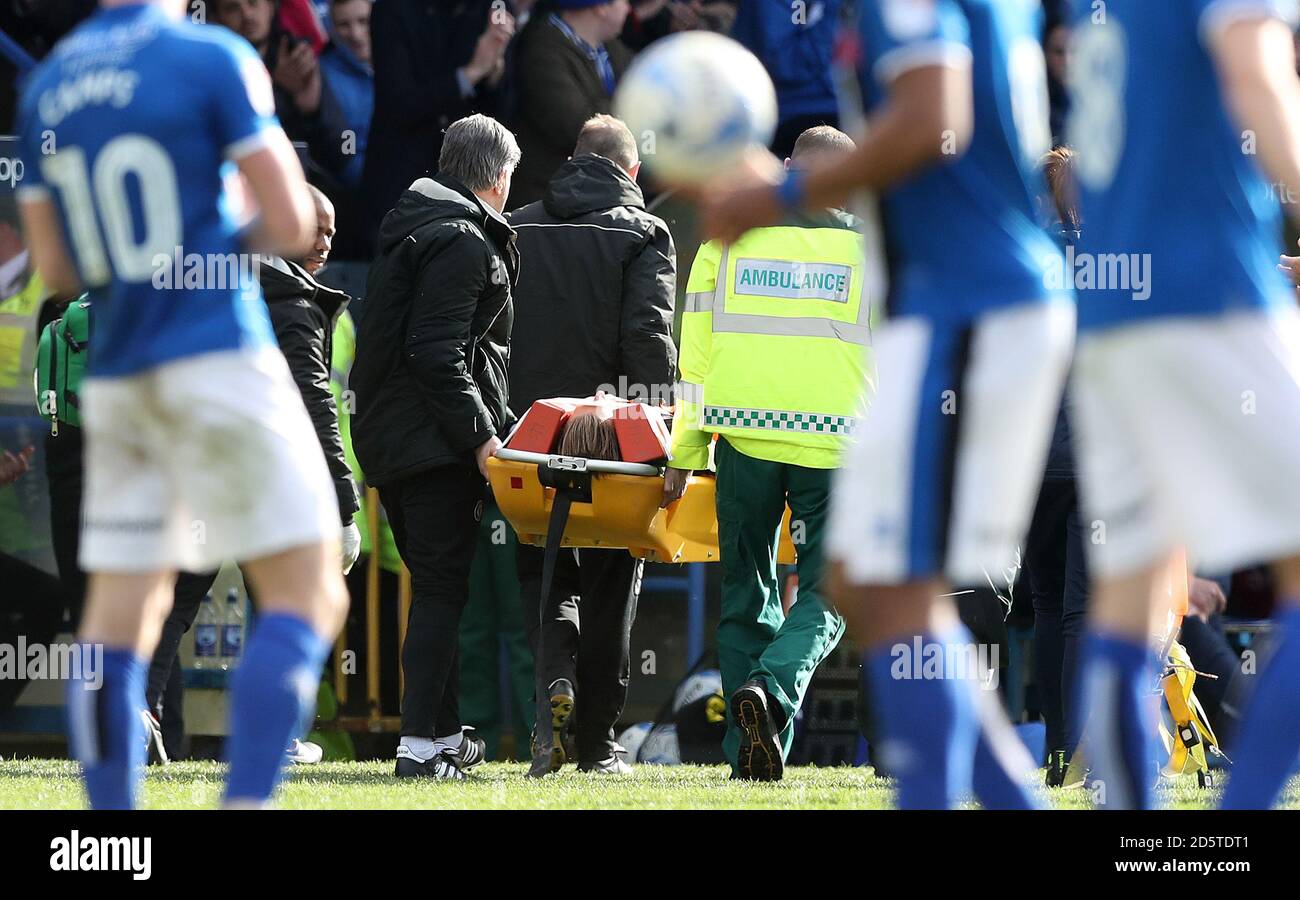 English league soccer football stretcher hi-res stock photography and ...