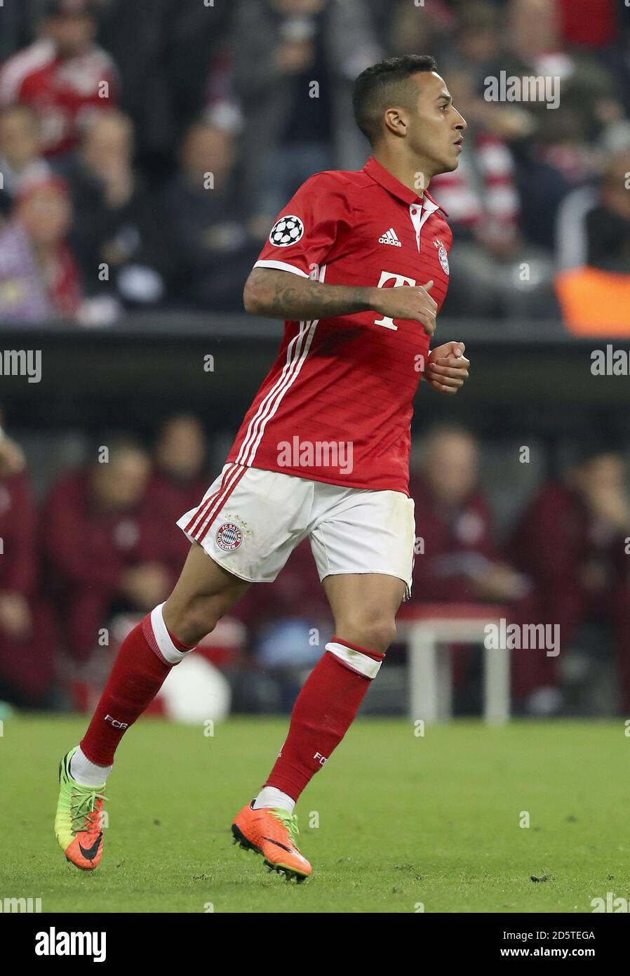Thiago bayern munich hi-res stock photography and images - Alamy