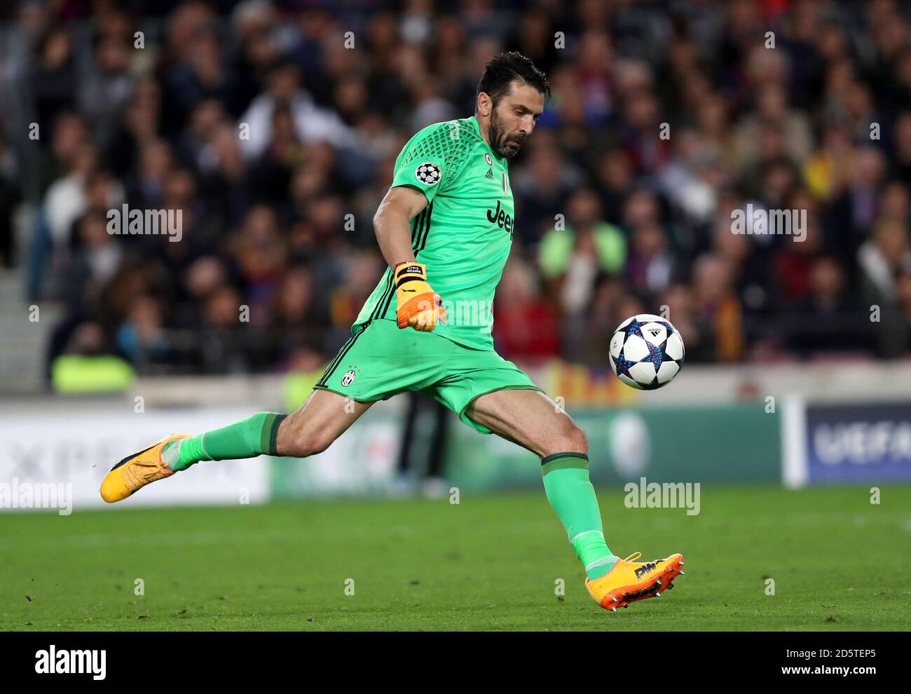 Juventus goalkeeper Gianluigi Buffon Stock Photo - Alamy