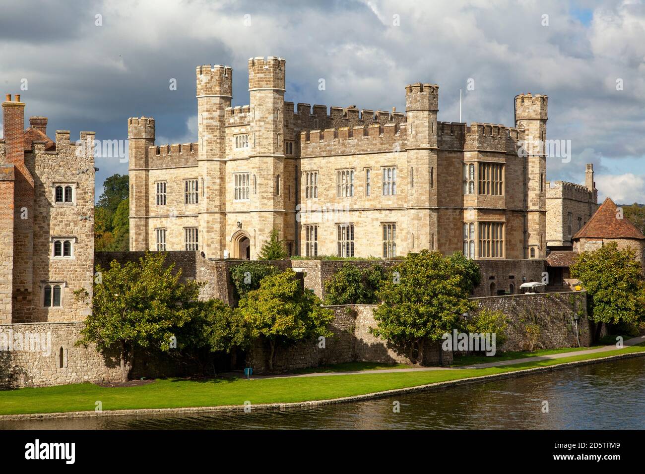Leeds Castle, Maidstone, Kent, England Stock Photo - Alamy