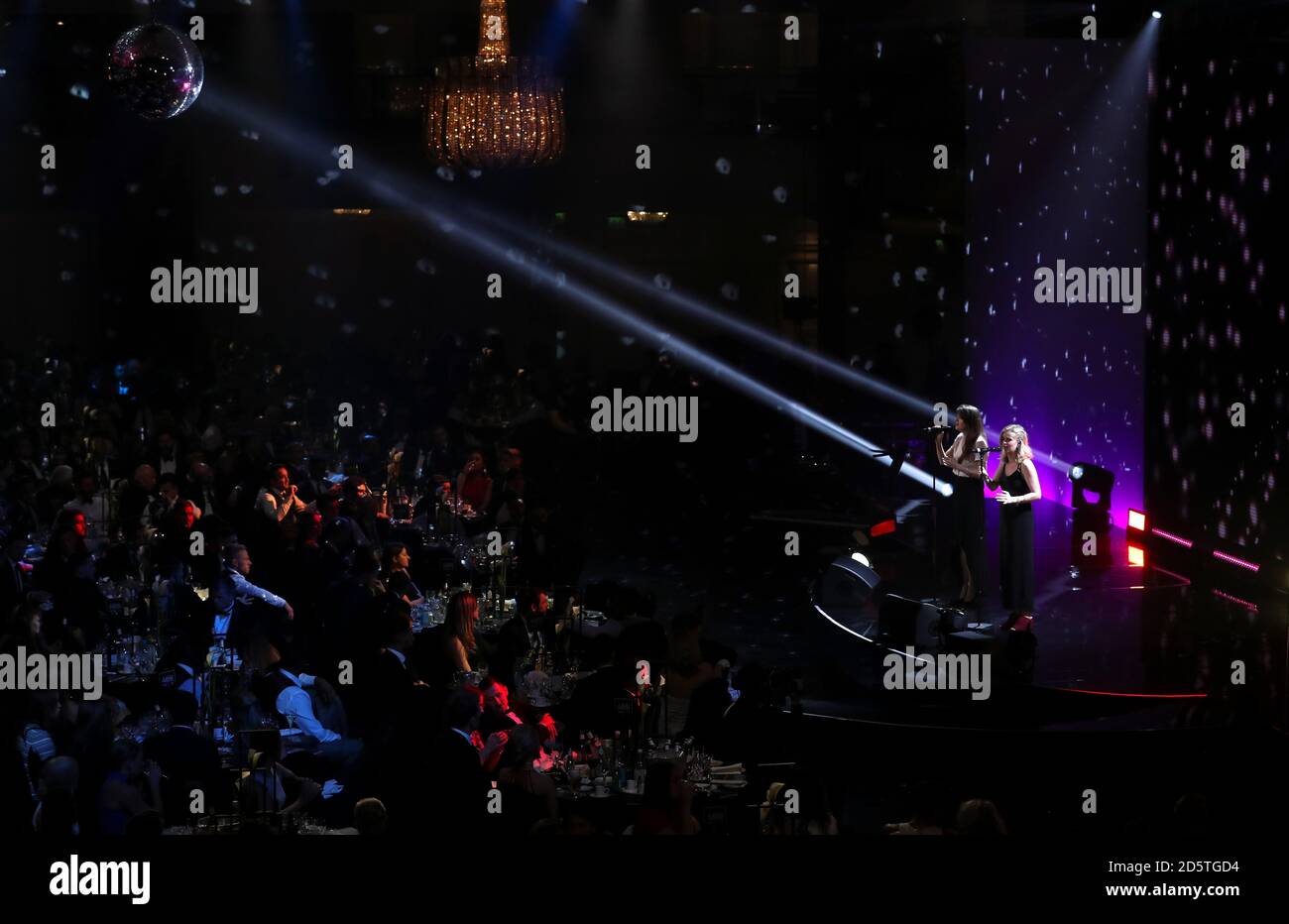 Ward Thomas (Catherine and Lizzy Ward Thomas) perform during the ...