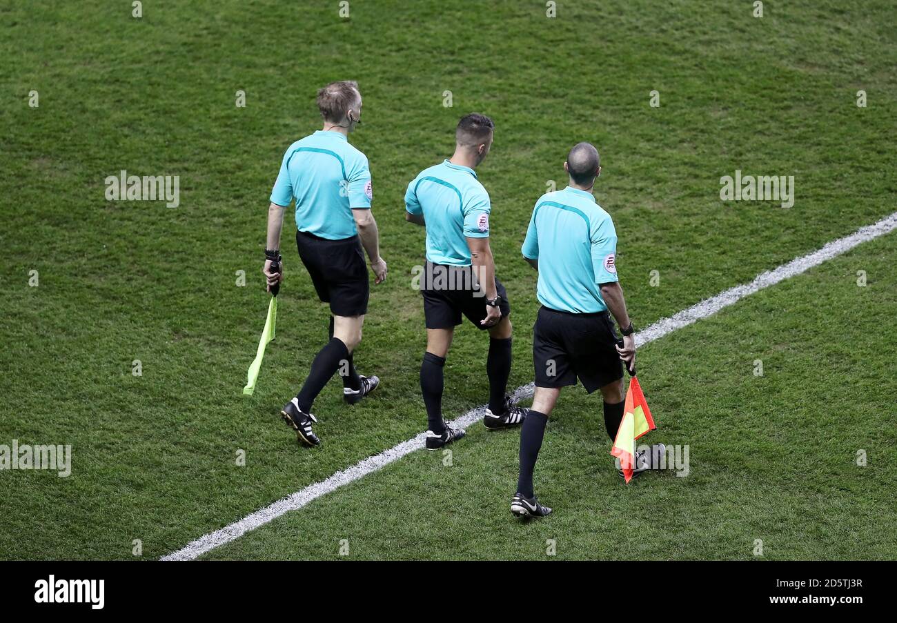 Match referee Daniel Adcock prior to kick off Stock Photo - Alamy