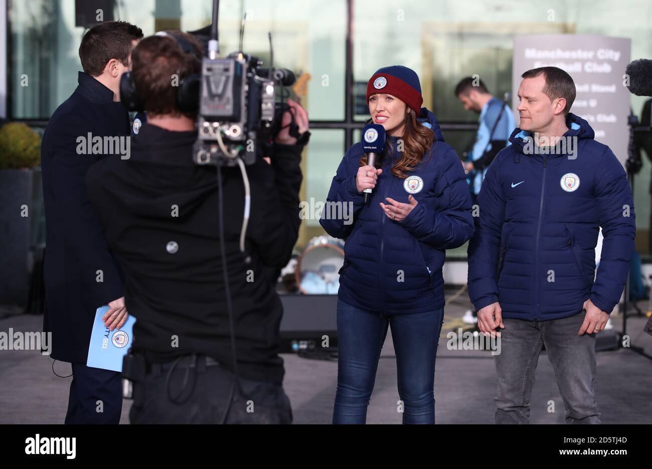 Manchester City TV presenter in a fan zone before the game Stock Photo ...