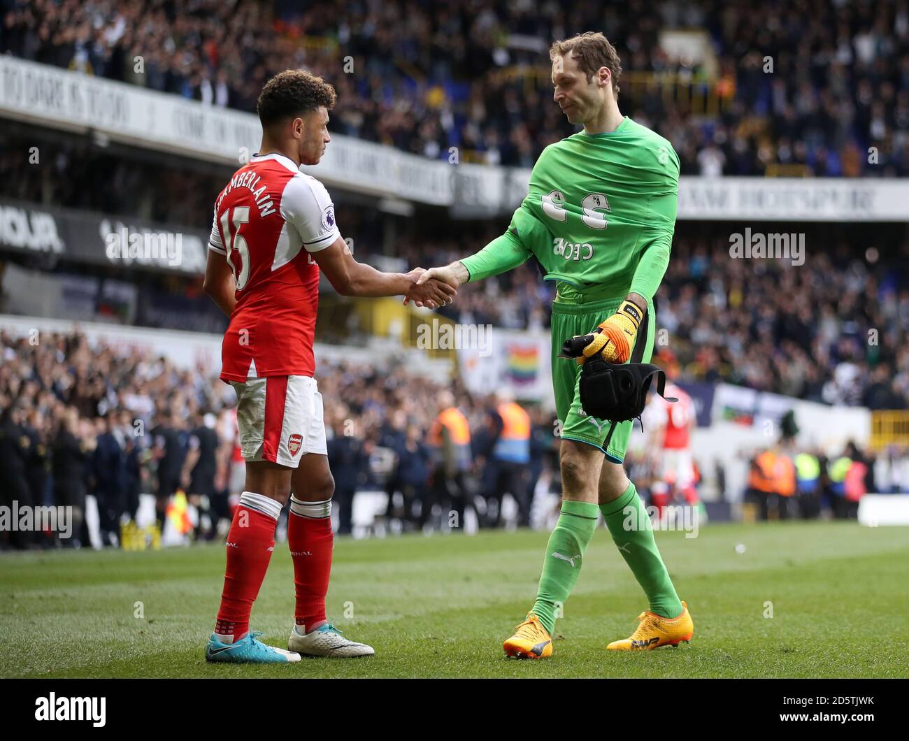 Arsenal's Alex Oxlade-Chamberlain and Arsenal goalkeeper Petr Cech ...