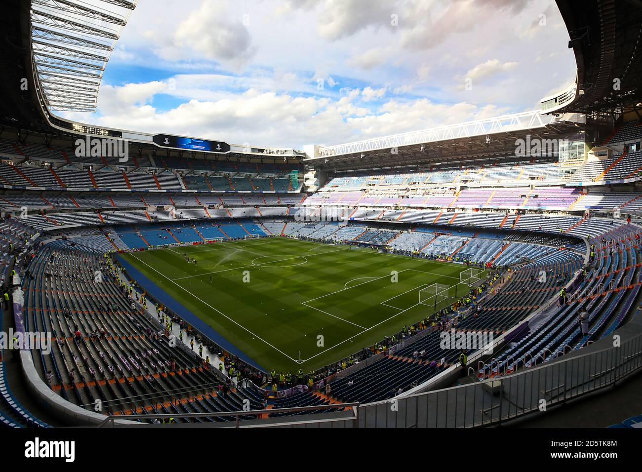 General view of the pitch at Santiago Bernabeu prior to the match Stock ...