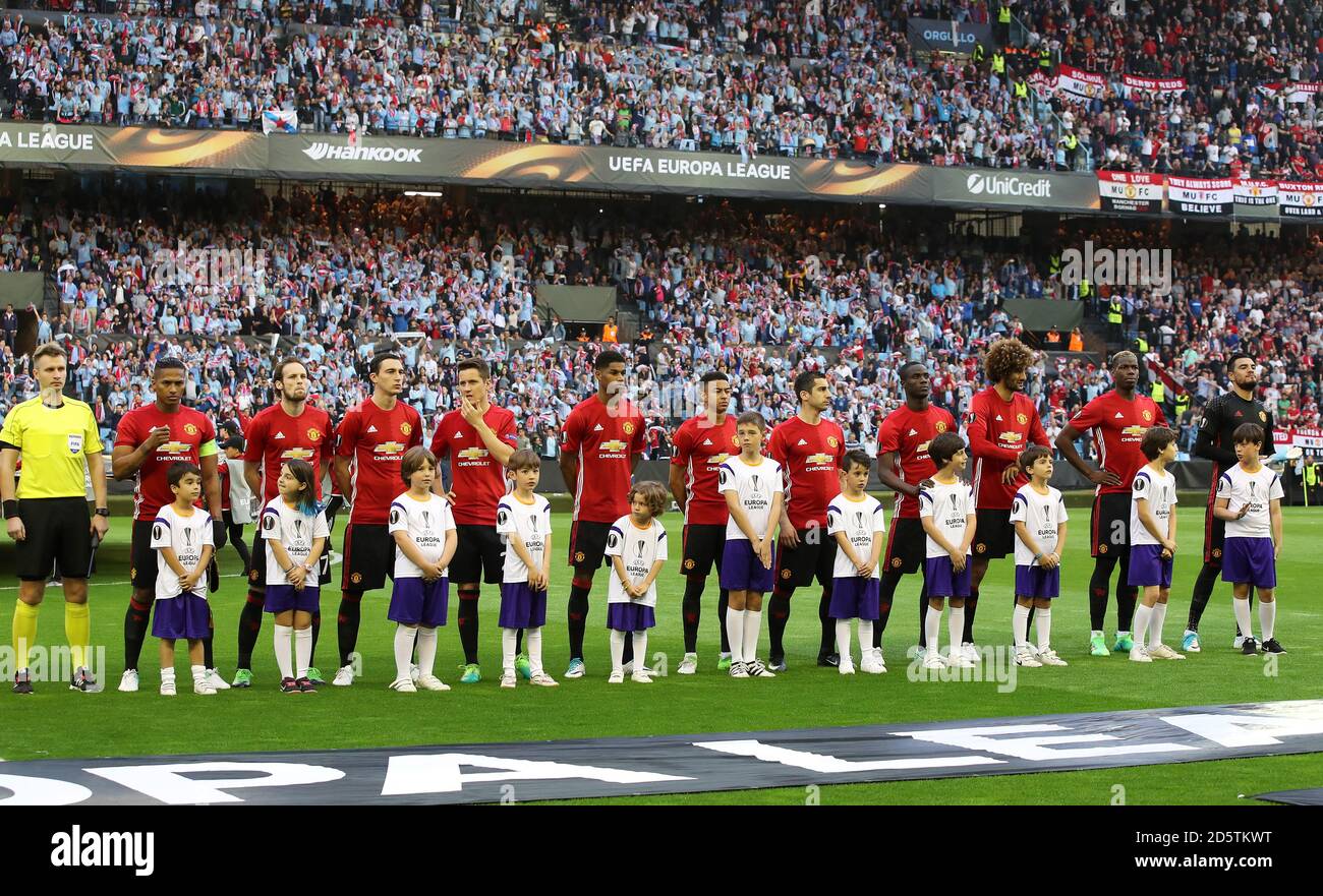 Manchester United players line up before the game Stock Photo - Alamy