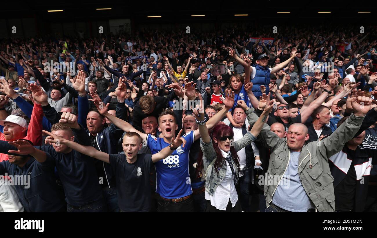 English fans celebration hi-res stock photography and images - Alamy