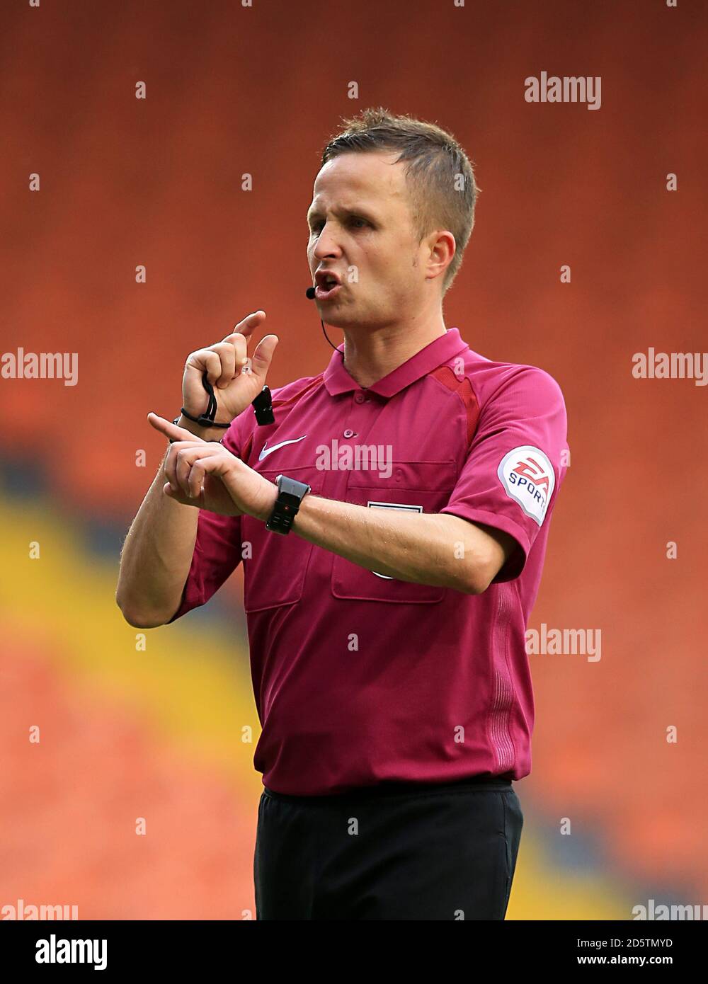 Referee David Webb Stock Photo - Alamy