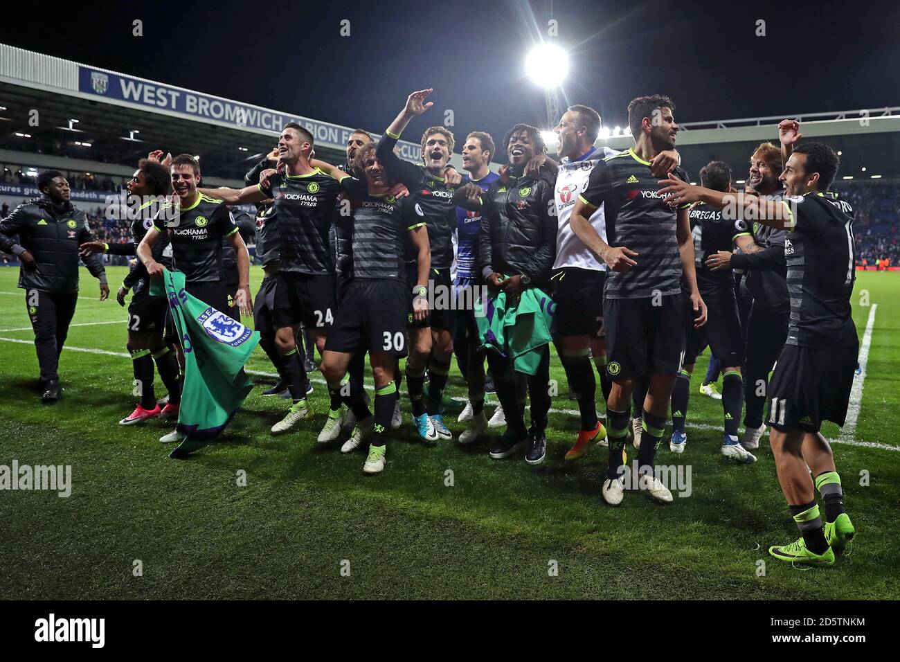 Chelsea players celebrate winning the Premier League after the final ...