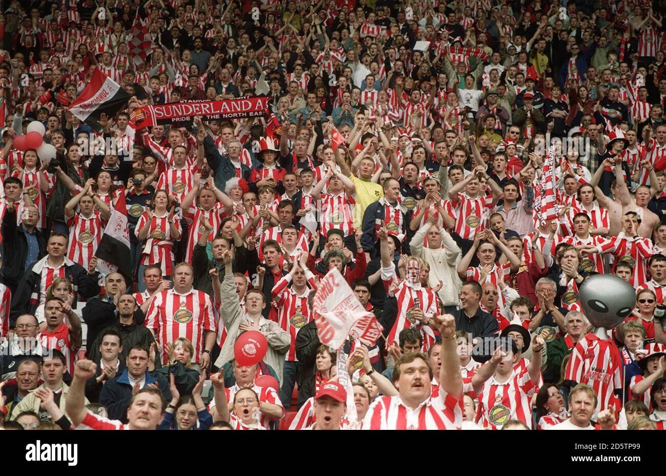 Celebrate gaining promotion into premiership hi-res stock photography ...