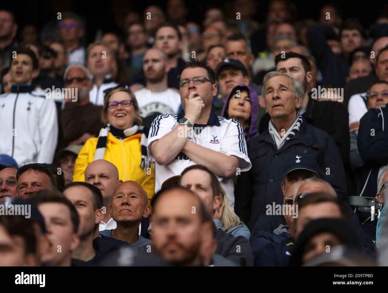 Tottenham hotspur fans in stands hi-res stock photography and images ...
