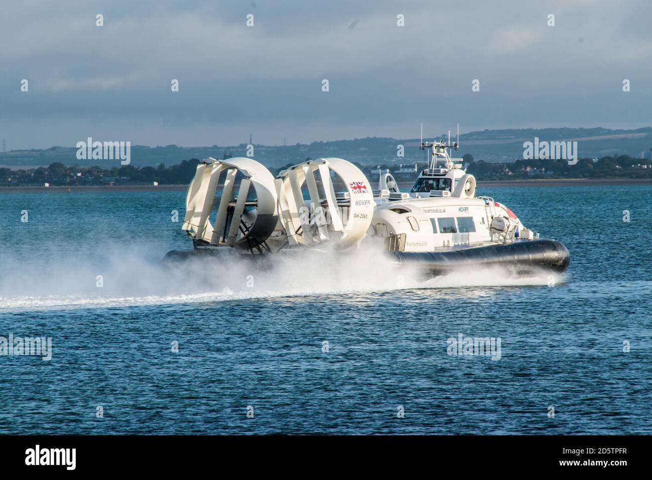Hovercraft crossing the Solent from Ryde Isle of wight to Southsea ...
