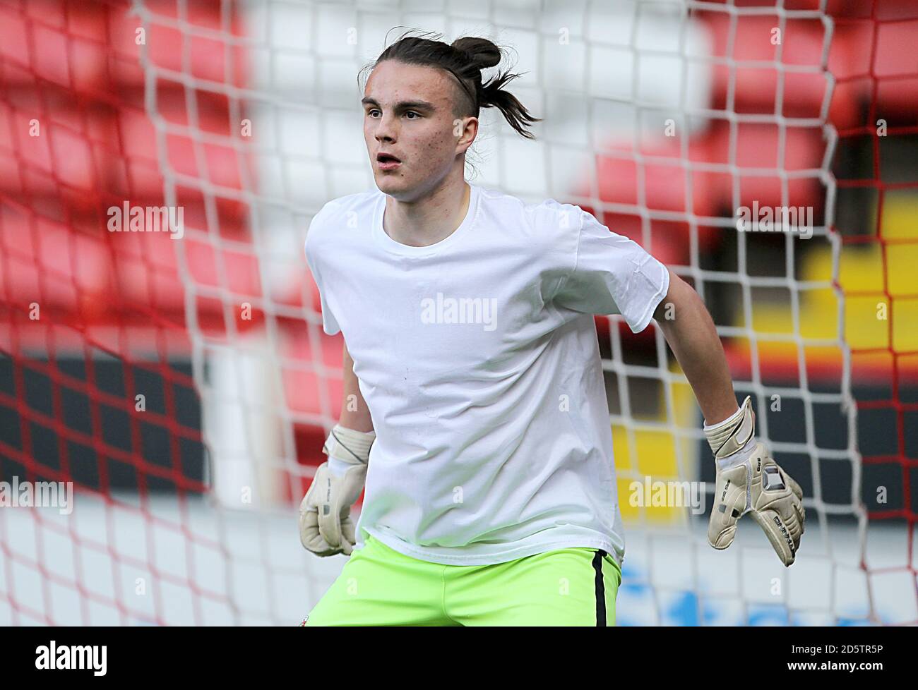 Coventry City goalkeeper Konrad Skuza Stock Photo - Alamy