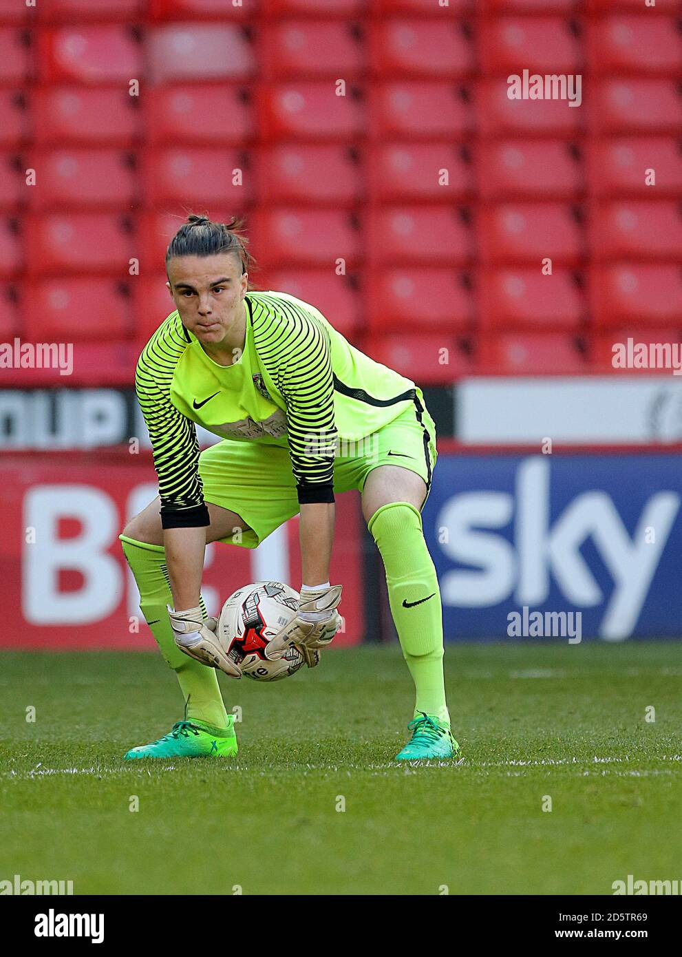 Coventry City goalkeeper Konrad Skuza Stock Photo - Alamy