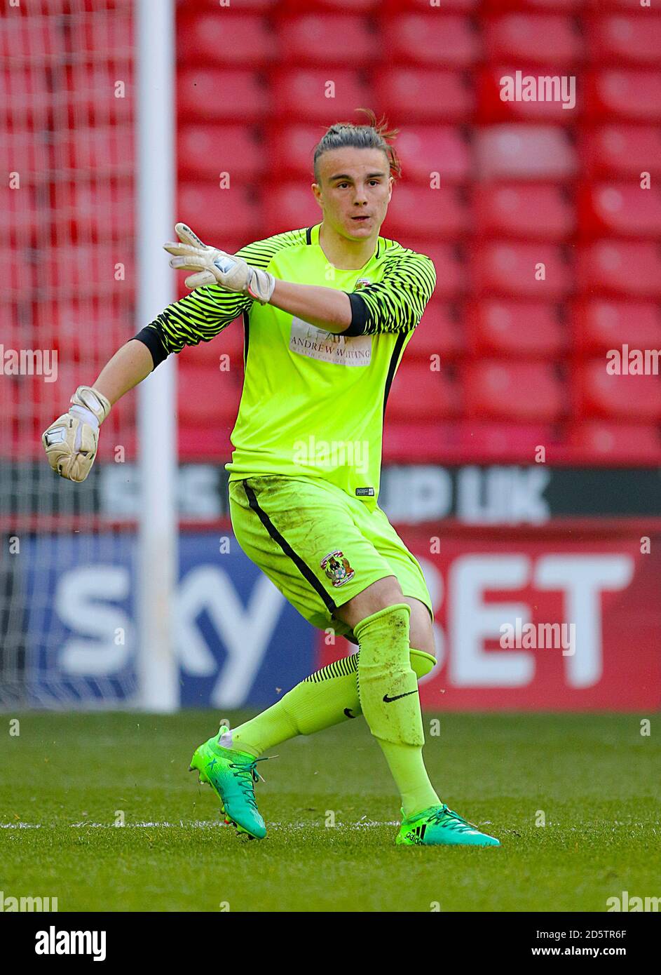 Coventry City goalkeeper Konrad Skuza Stock Photo - Alamy