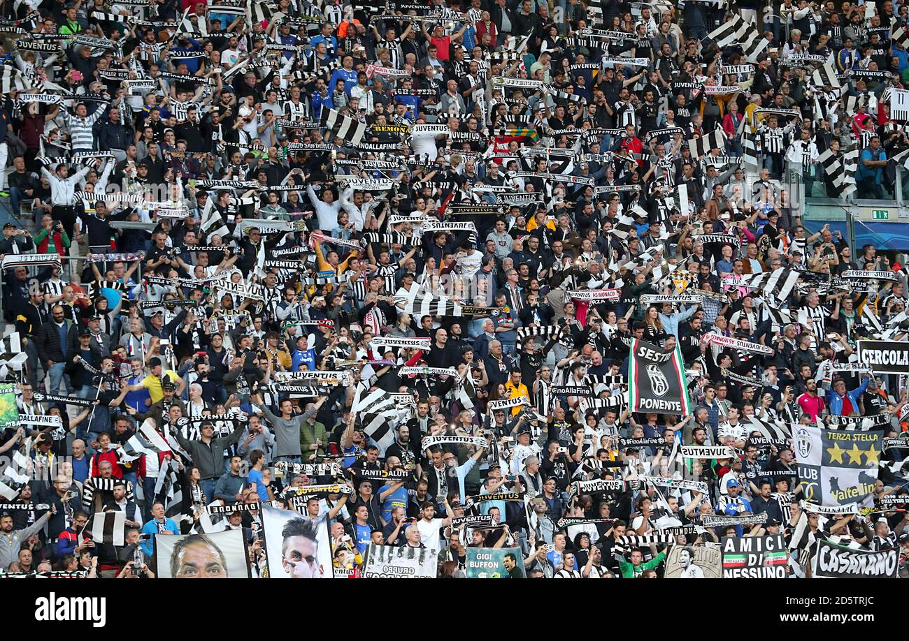 Juventus fans hi-res stock photography and images - Alamy