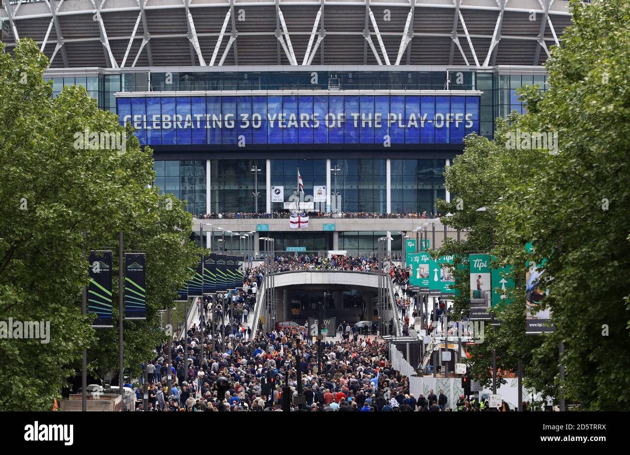 League one play off final wembley hi-res stock photography and images ...