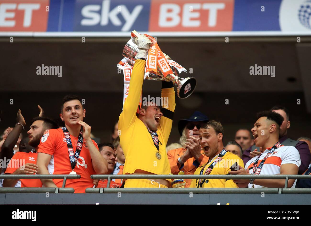 Goalkeeper dean lyness hi-res stock photography and images - Alamy