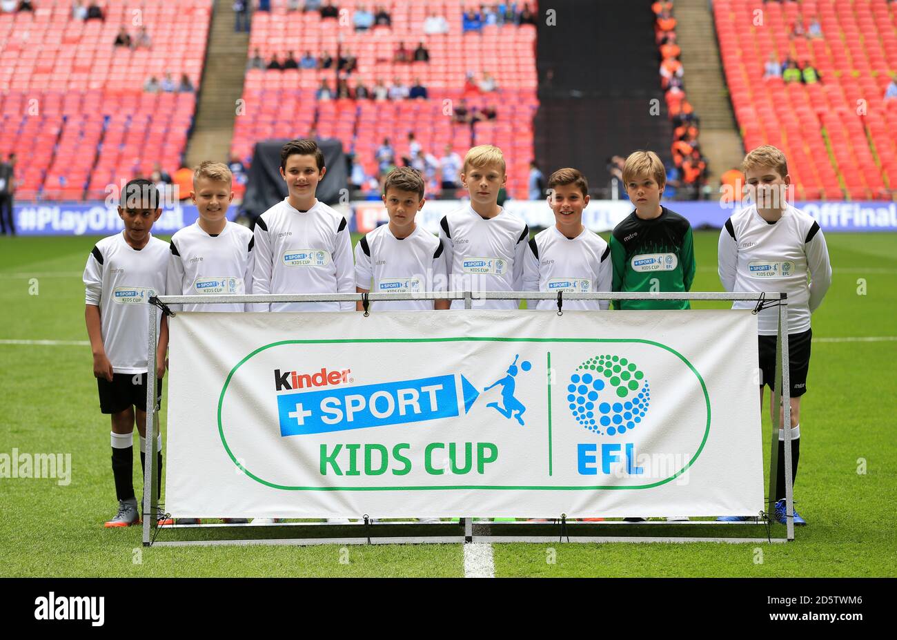 Team group shot of Derby County finalists in the EFL Kids Cup ...