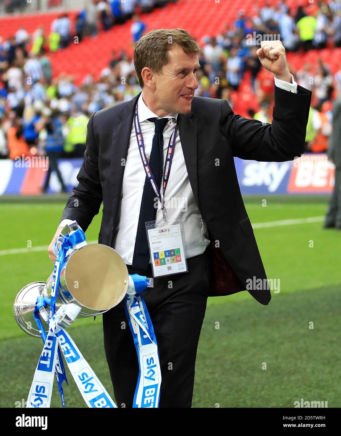 Efl championship playoffs trophy hi-res stock photography and images ...