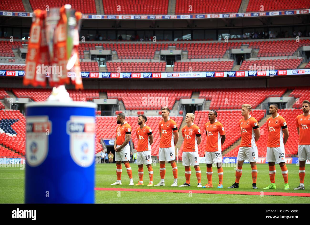 Blackpool team line up prior to the match Stock Photo - Alamy