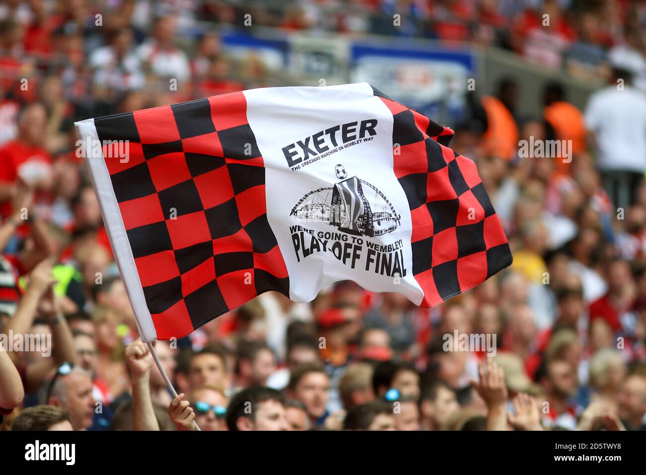 Wave a flag hi-res stock photography and images - Alamy