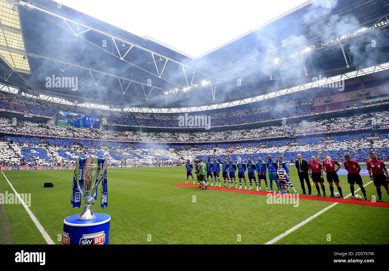 The two team's line-up before kick-off in front of the trophy Stock ...