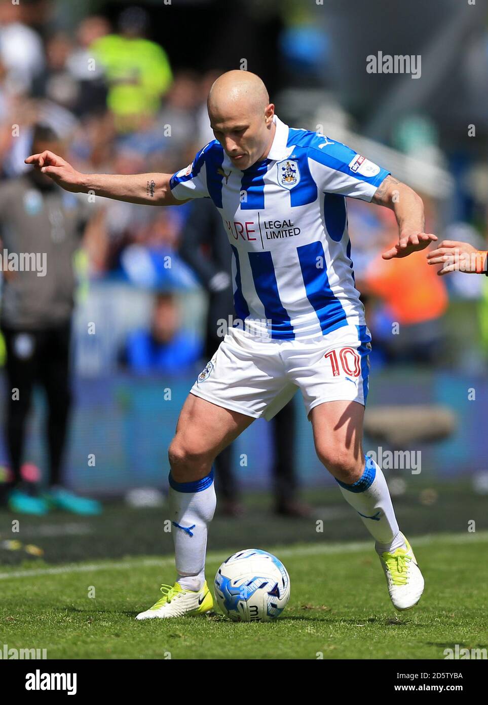 Huddersfield Town's Aaron Mooy Stock Photo - Alamy