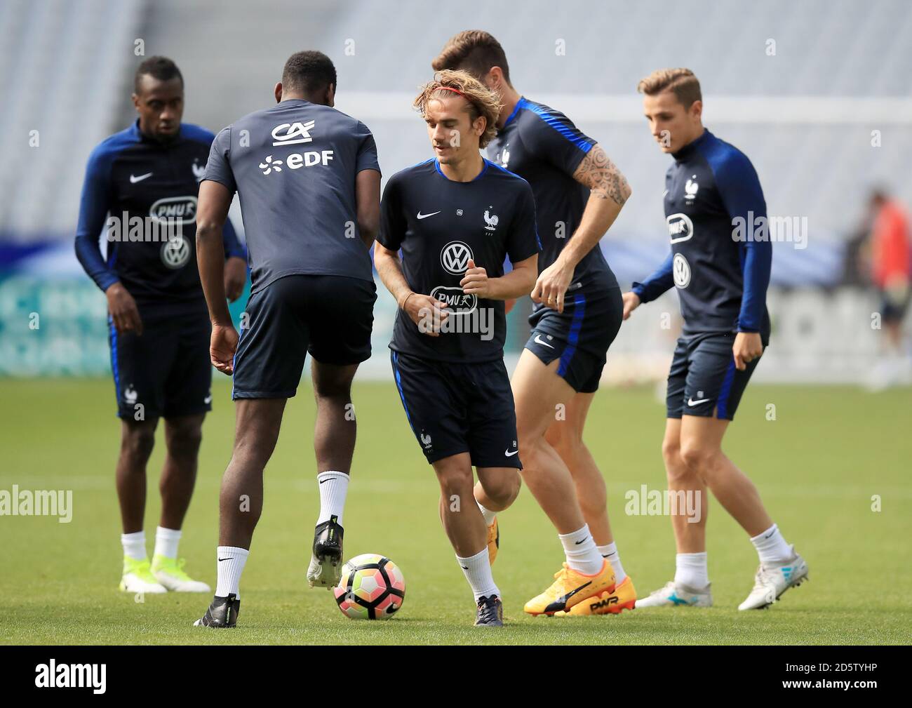 France's Antoine Griezmann (centre) during the training session at the ...