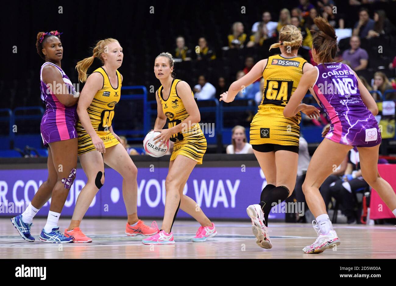 Wasps Netball's Tasmin Greenway on the ball Stock Photo - Alamy