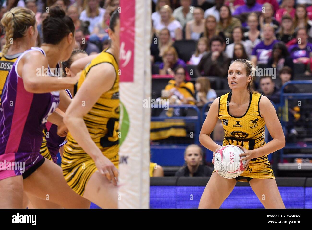 Wasps Netball's Tasmin Greenway on the ball Stock Photo - Alamy