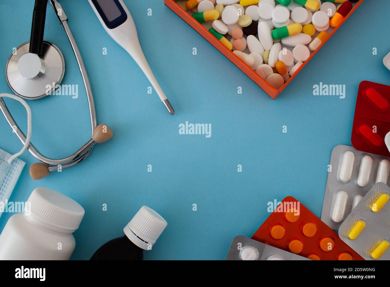 Container tablets hi-res stock photography and images - Alamy
