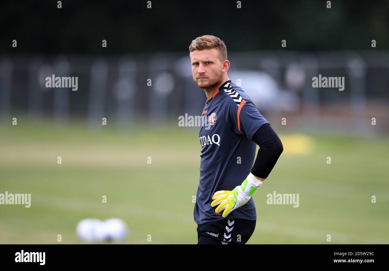 Charlton athletics dillon phillips hi-res stock photography and images ...