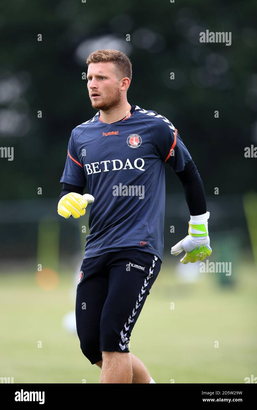 Charlton athletics dillon phillips hi-res stock photography and images ...