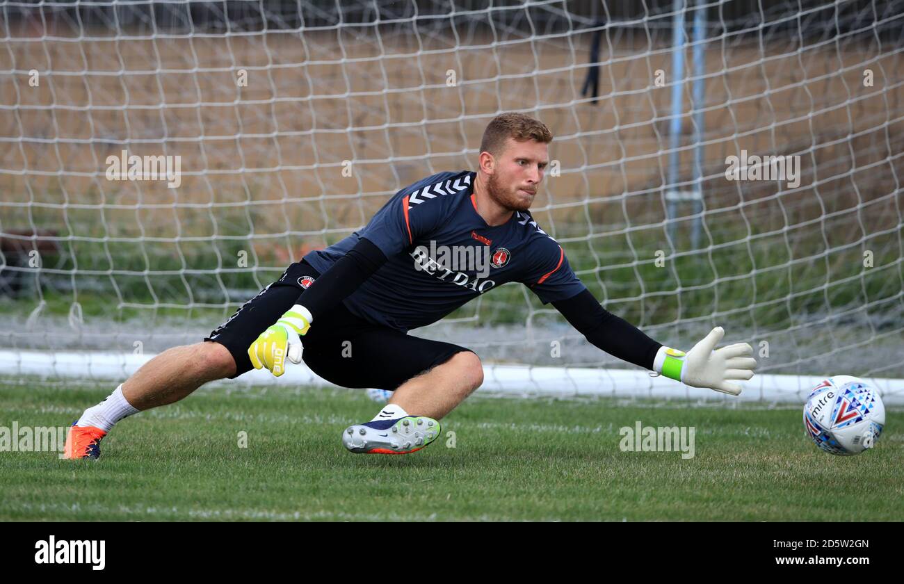 Charlton athletics dillon phillips hi-res stock photography and images ...