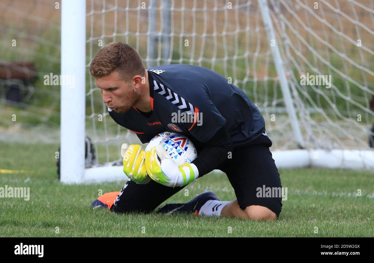 Charlton athletics dillon phillips hi-res stock photography and images ...