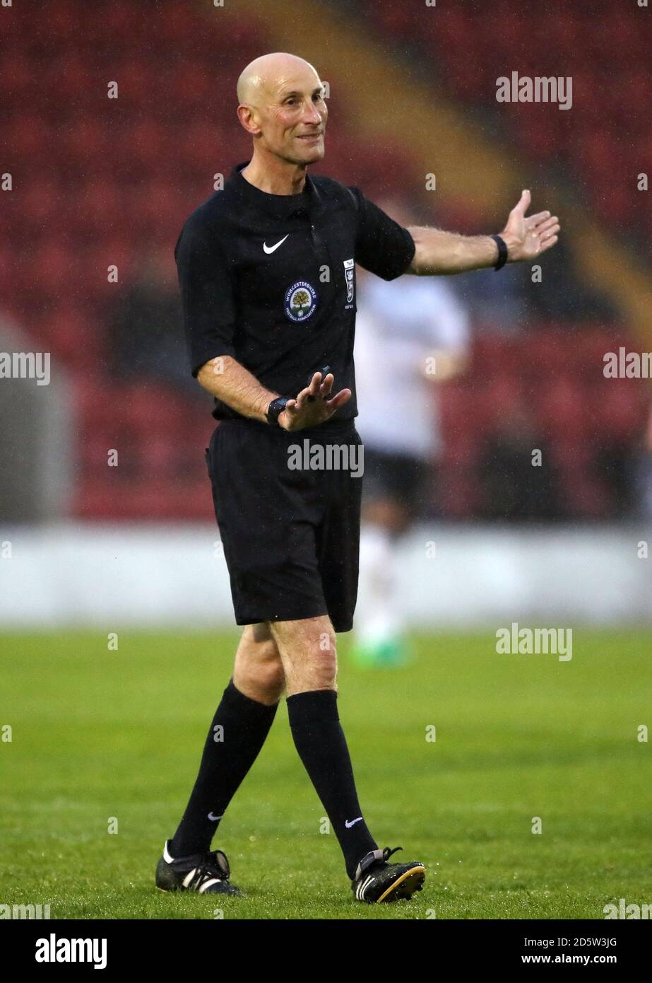 Match referee Wayne Barrett Stock Photo - Alamy