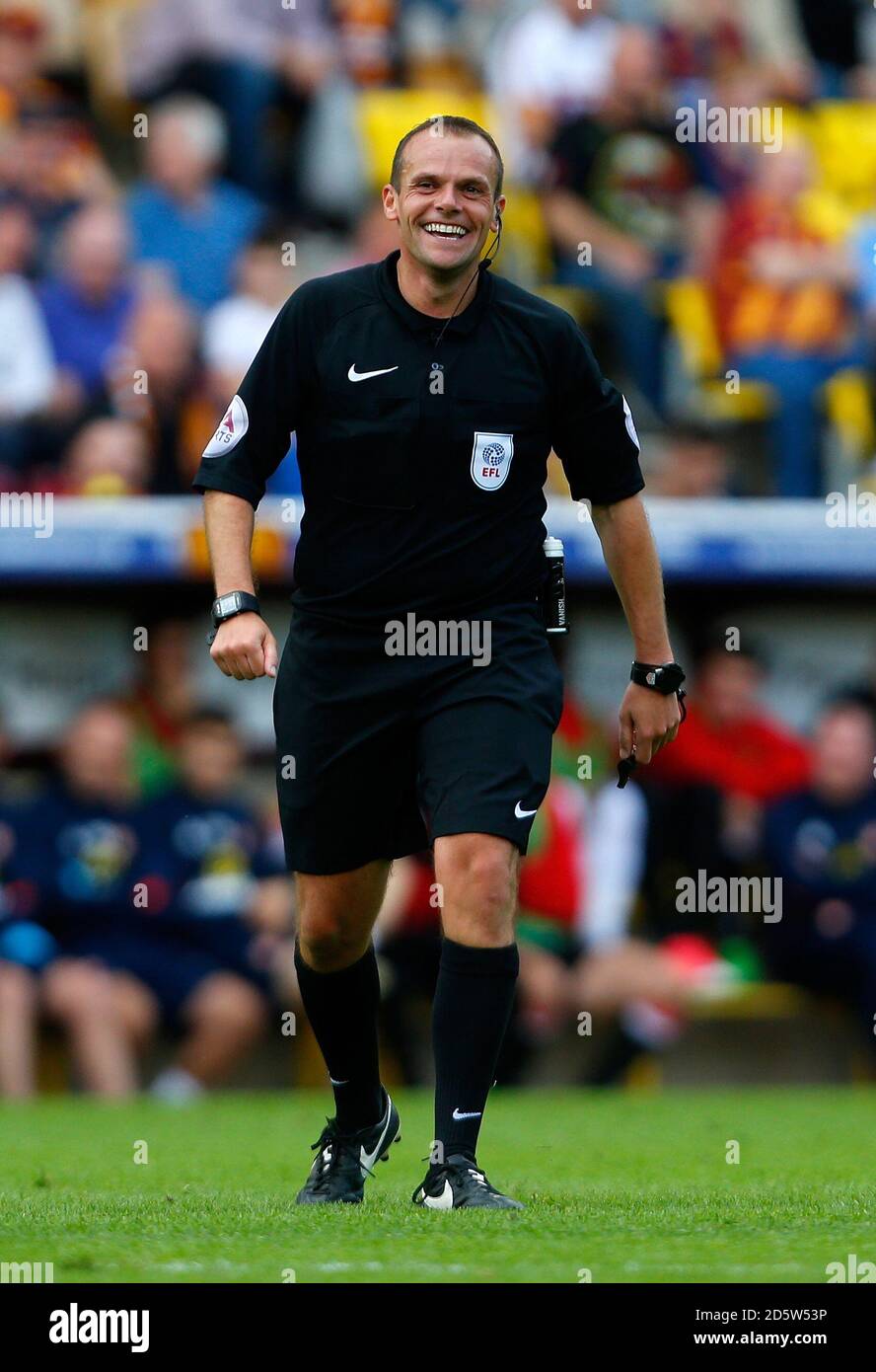 Referee Geoff Eltringham Stock Photo - Alamy