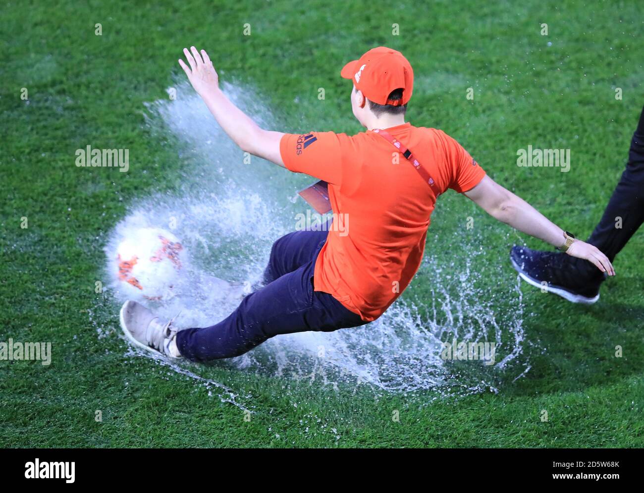 Attempts a kick hi-res stock photography and images - Alamy