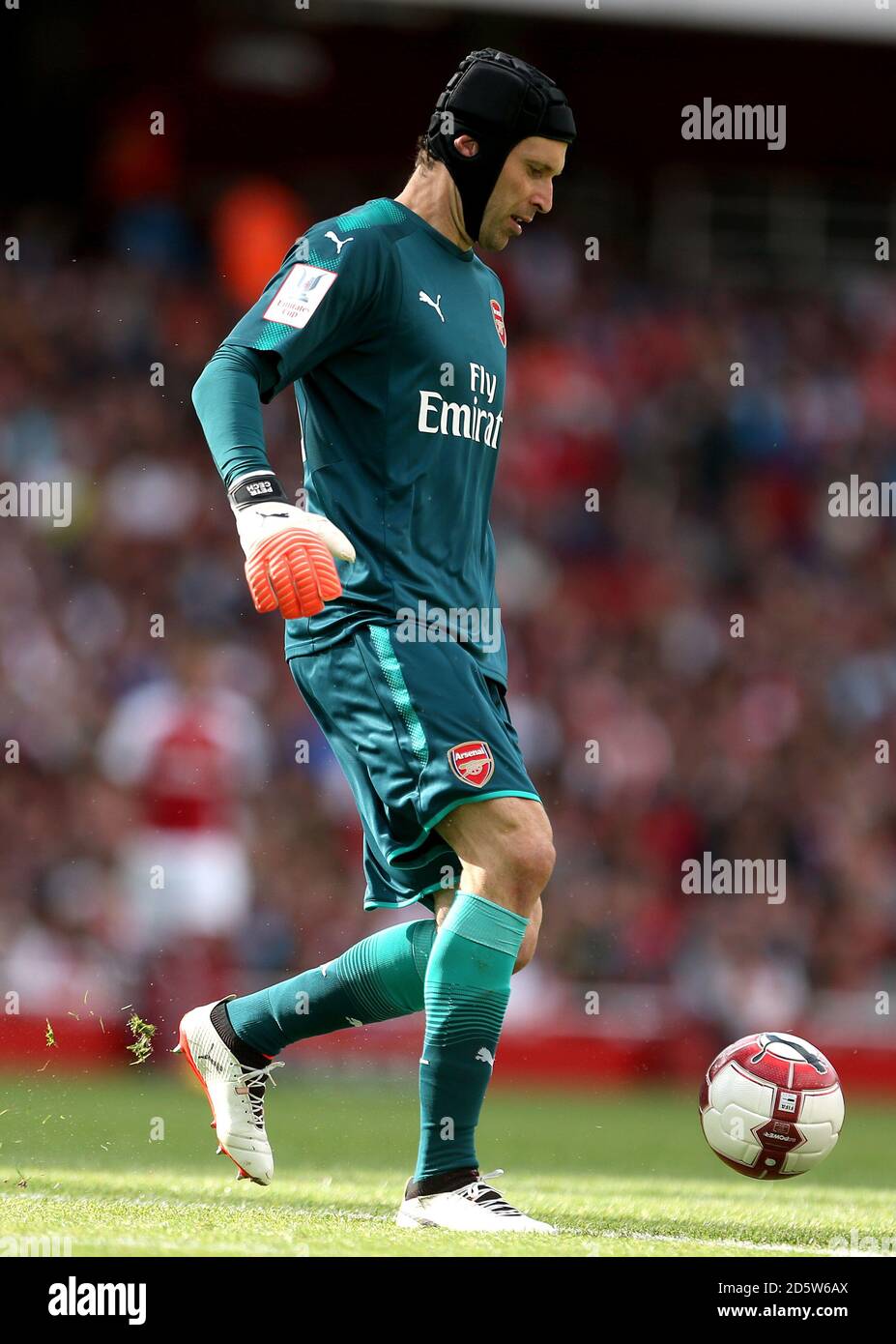 Arsenal goalkeeper Petr Cech Stock Photo - Alamy