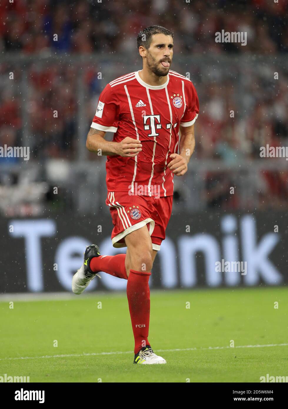 Bayern Munich's Javi Martinez during the match Stock Photo - Alamy