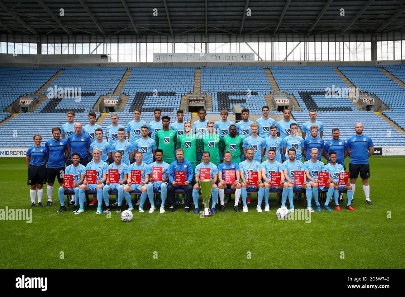 Full length stock team group hi-res stock photography and images - Alamy