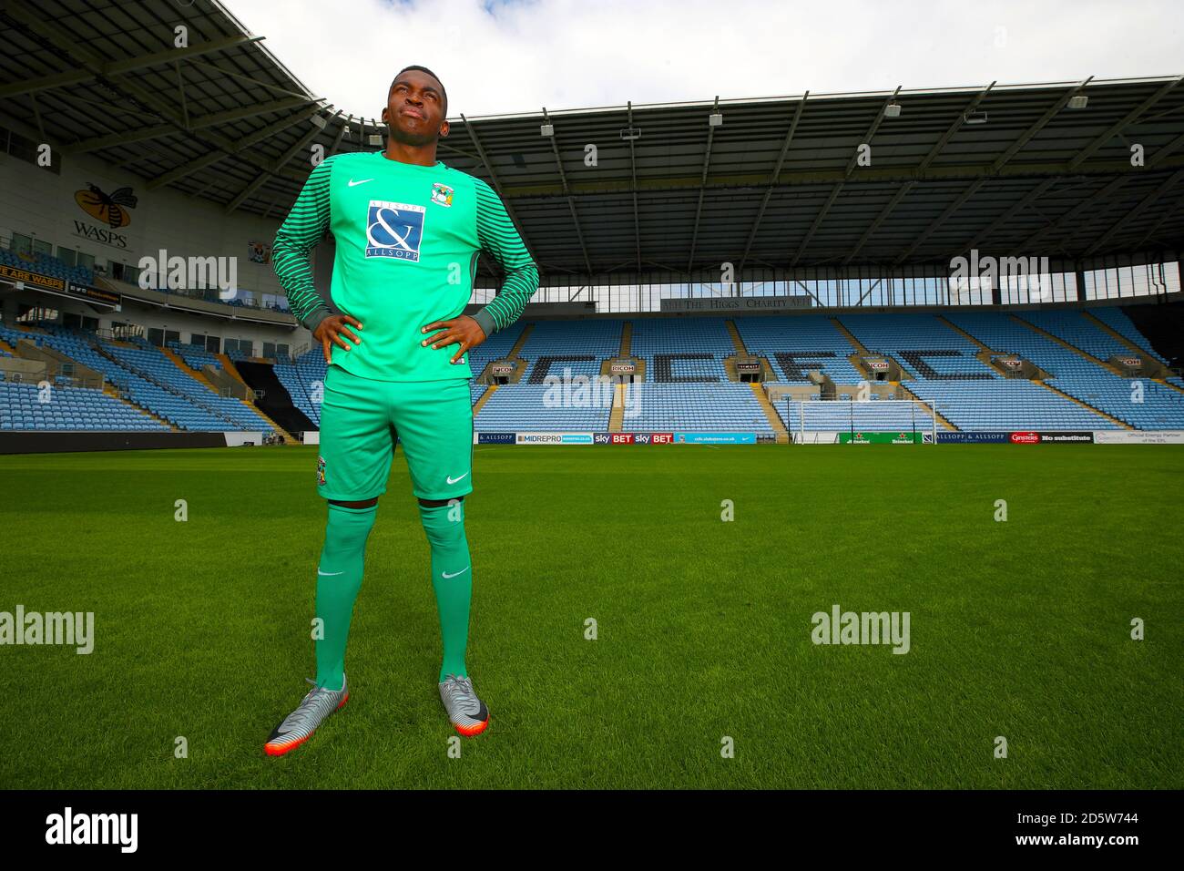 Goalkeeper Reice Charles-Cook, Coventry City Stock Photo - Alamy